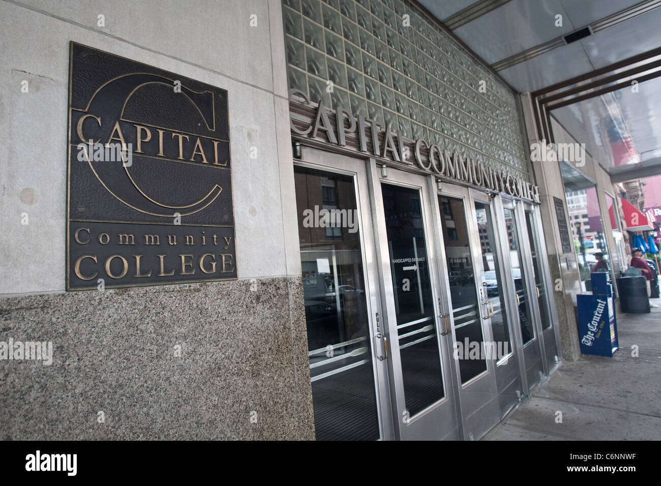 Community college hi-res stock photography and images - Alamy