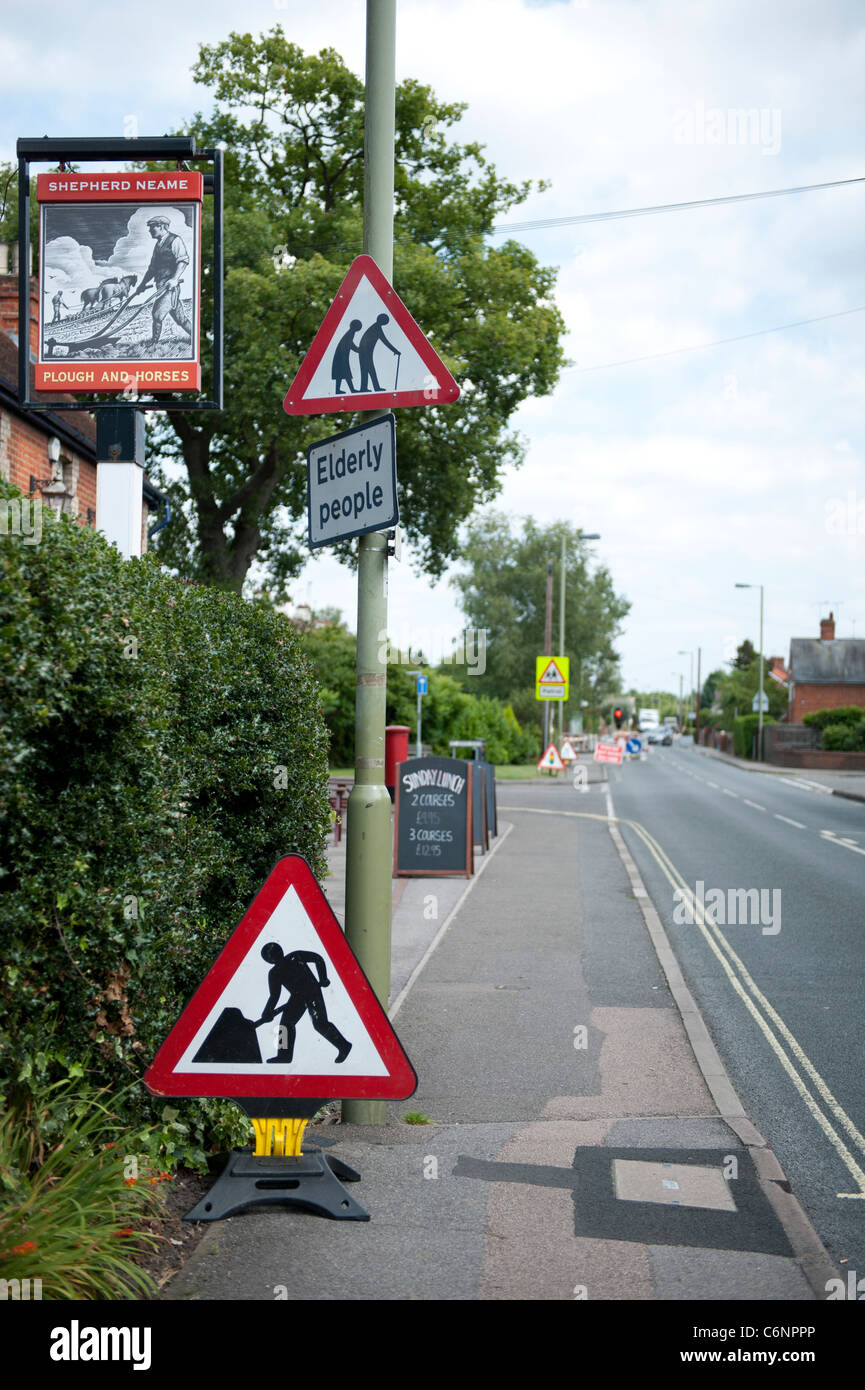 Typical english street hi-res stock photography and images - Alamy