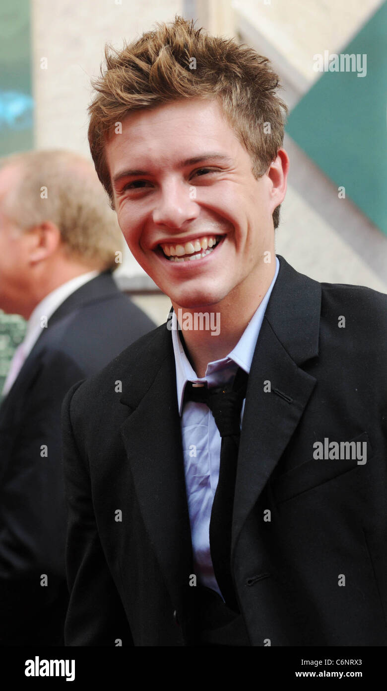 Xavier Samuel World premiere of 'The Sorcerer's Apprentice' at the New ...