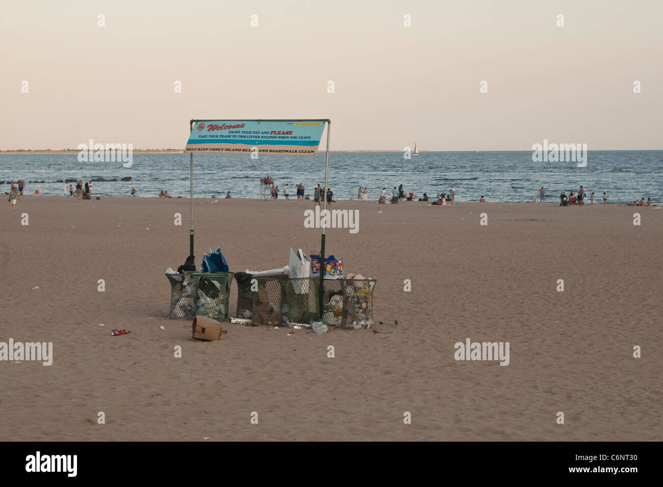 Garbage island hi-res stock photography and images - Alamy