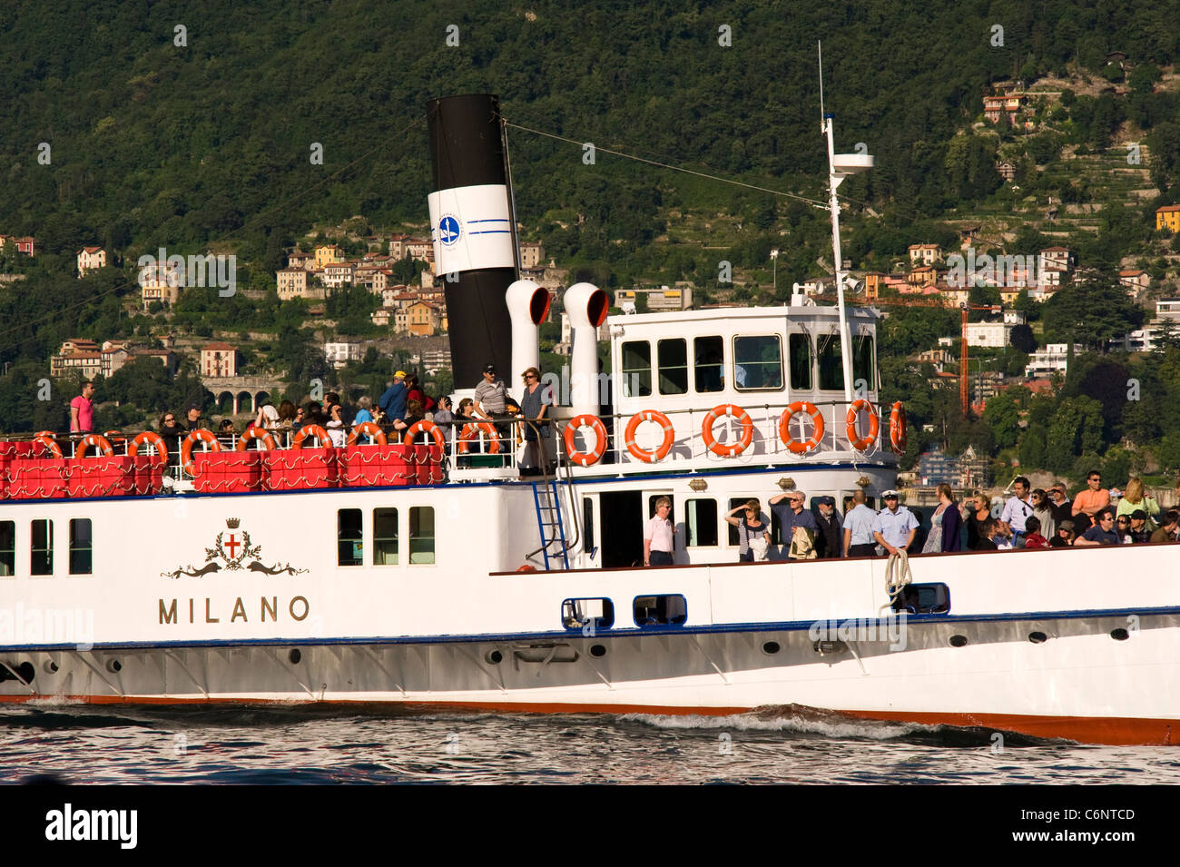 Milano como lake boat hi-res stock photography and images - Alamy