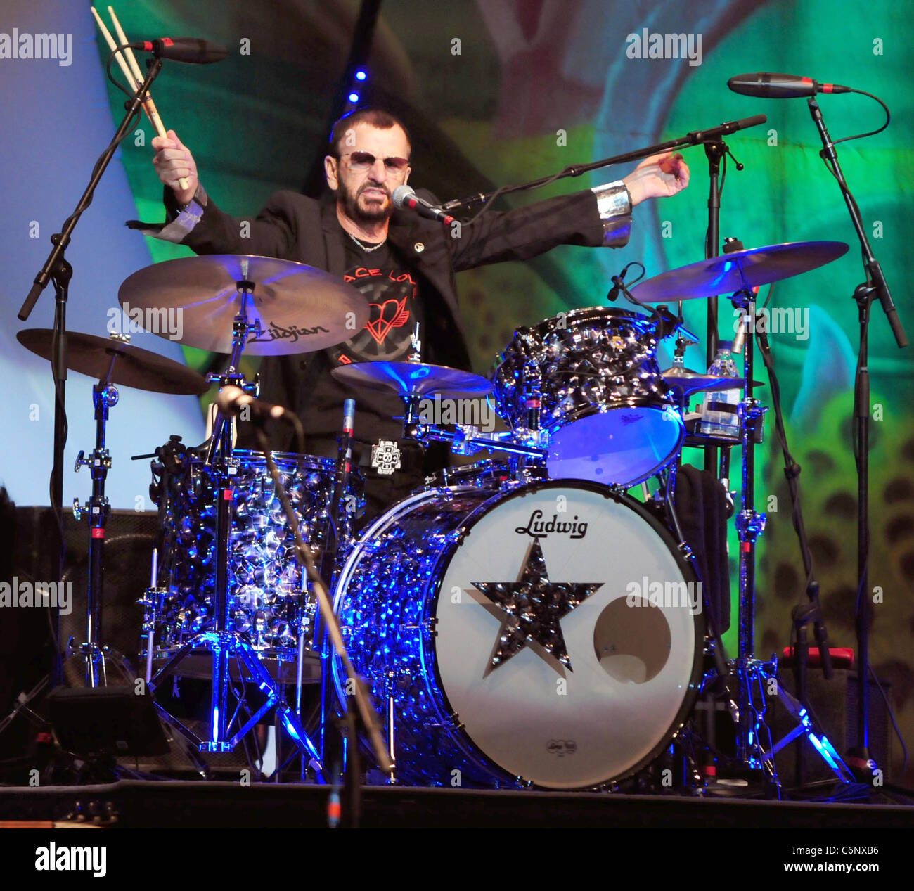 Ringo Starr and Rick Derringer perform at Hard Rock live Hollywood ...