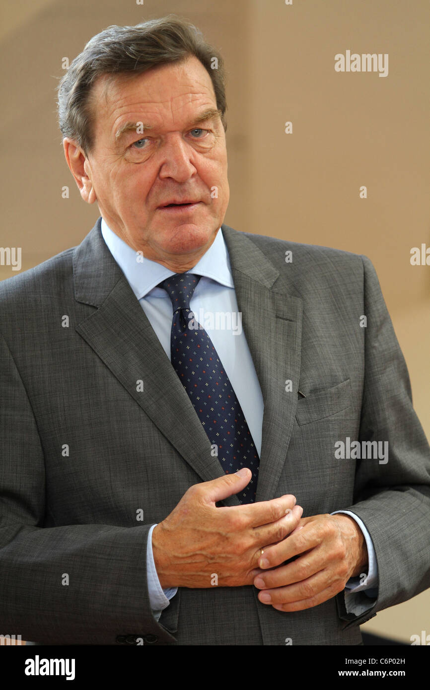 Former German Chancellor Gerhard Schroder visits a German school in St ... Former German Chancellor Gerhard Schroder visits a German school in St ...