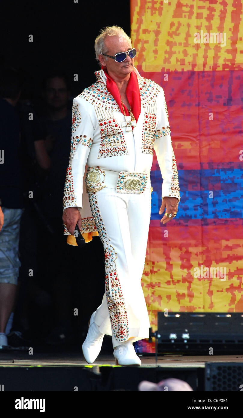 Bill Murray Crossroads Guitar Festival 2010 at Toyota Park llinois ...