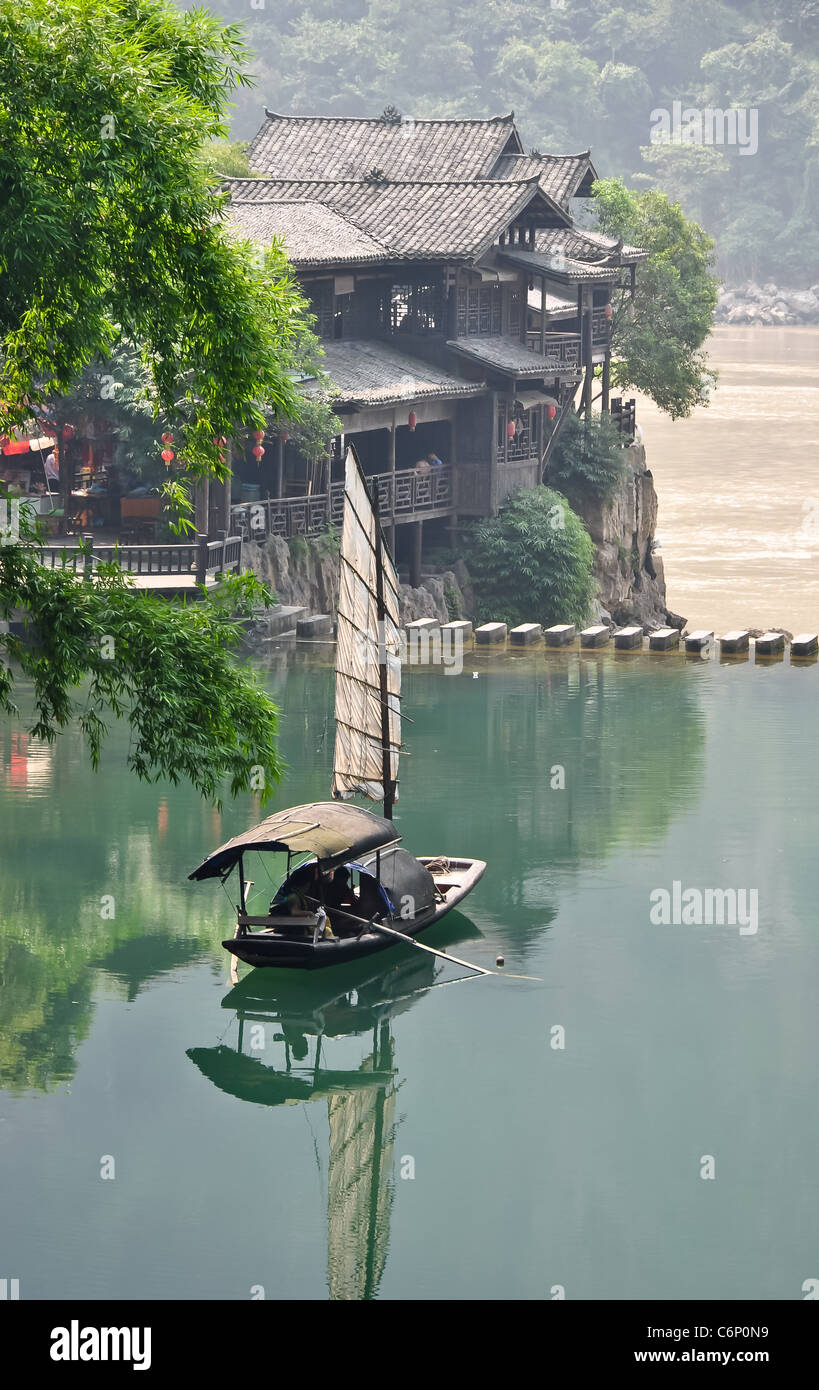 Asia vessel chinese boat hi-res stock photography and images - Alamy