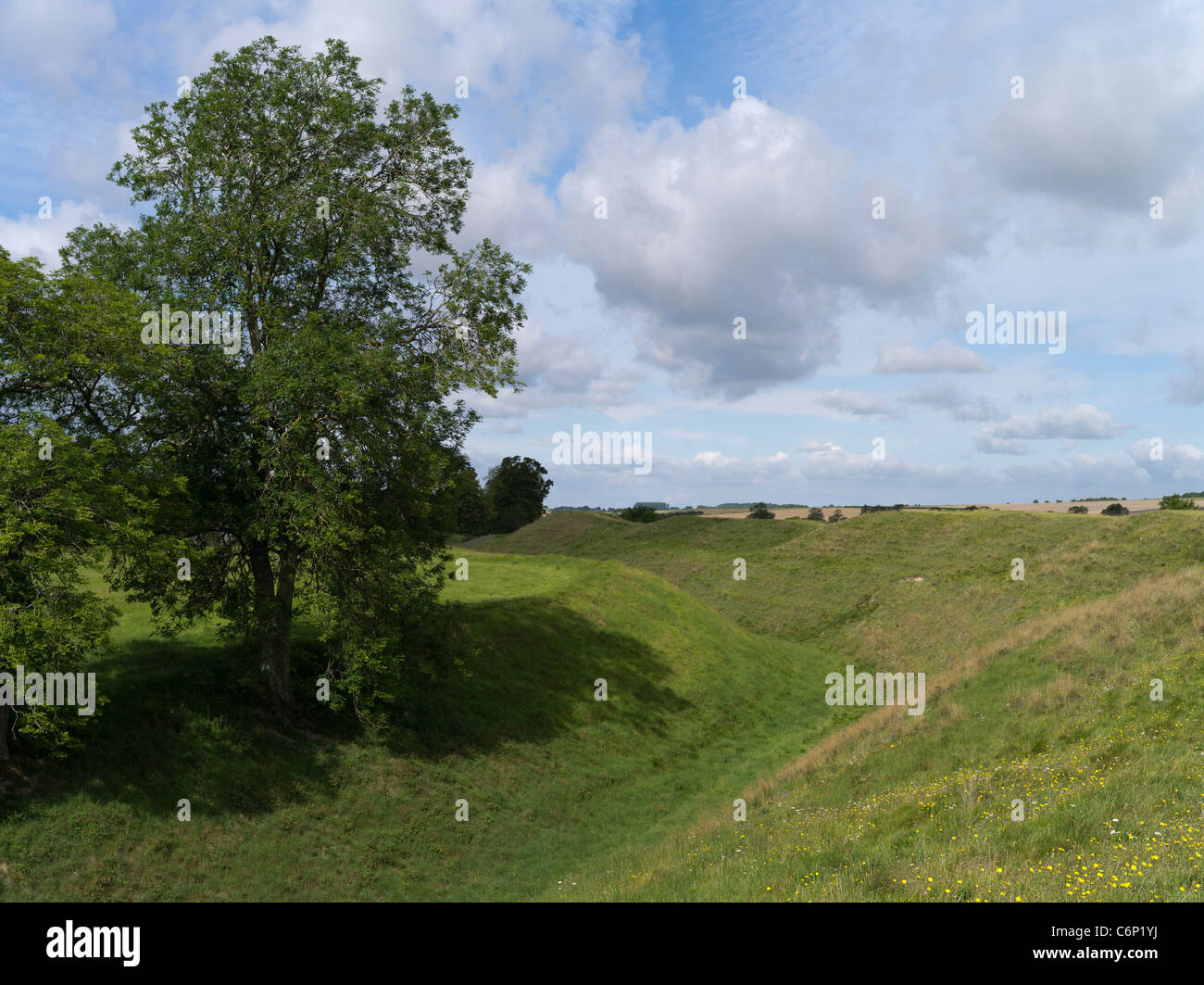 dh Avebury Stone Circle AVEBURY WILTSHIRE Neolithic prehistoric henge ...