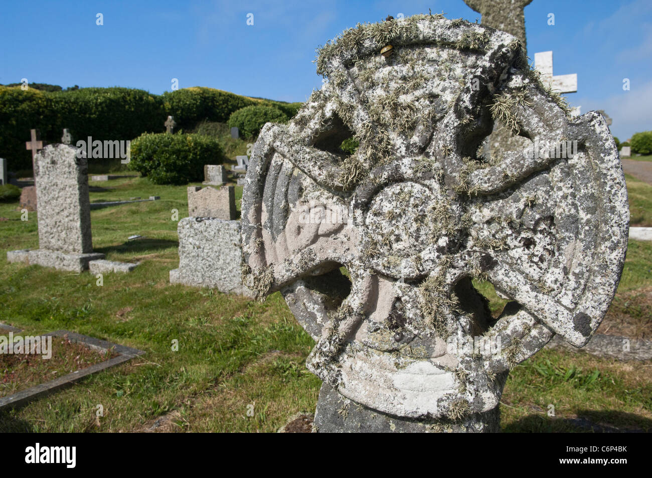 Celtic cross grave hi-res stock photography and images - Alamy
