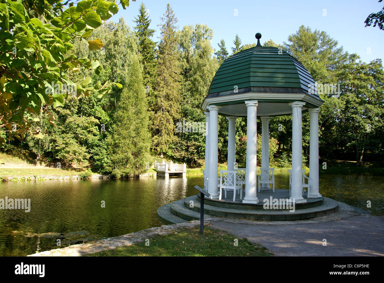 The arbour hi-res stock photography and images - Alamy