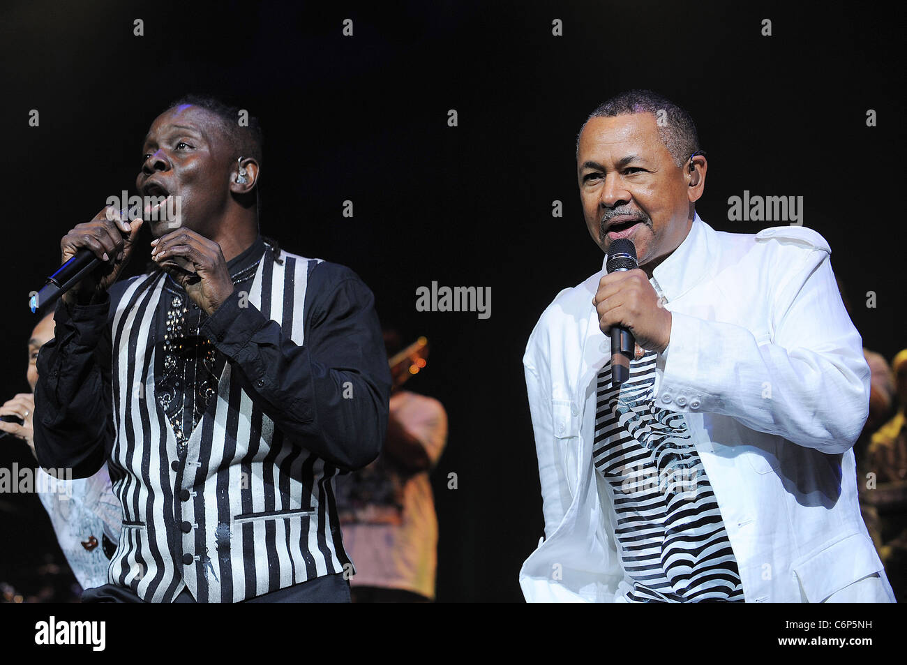 Maurice White and Philip Bailey of Earth,Wind and Fire perform at the ...