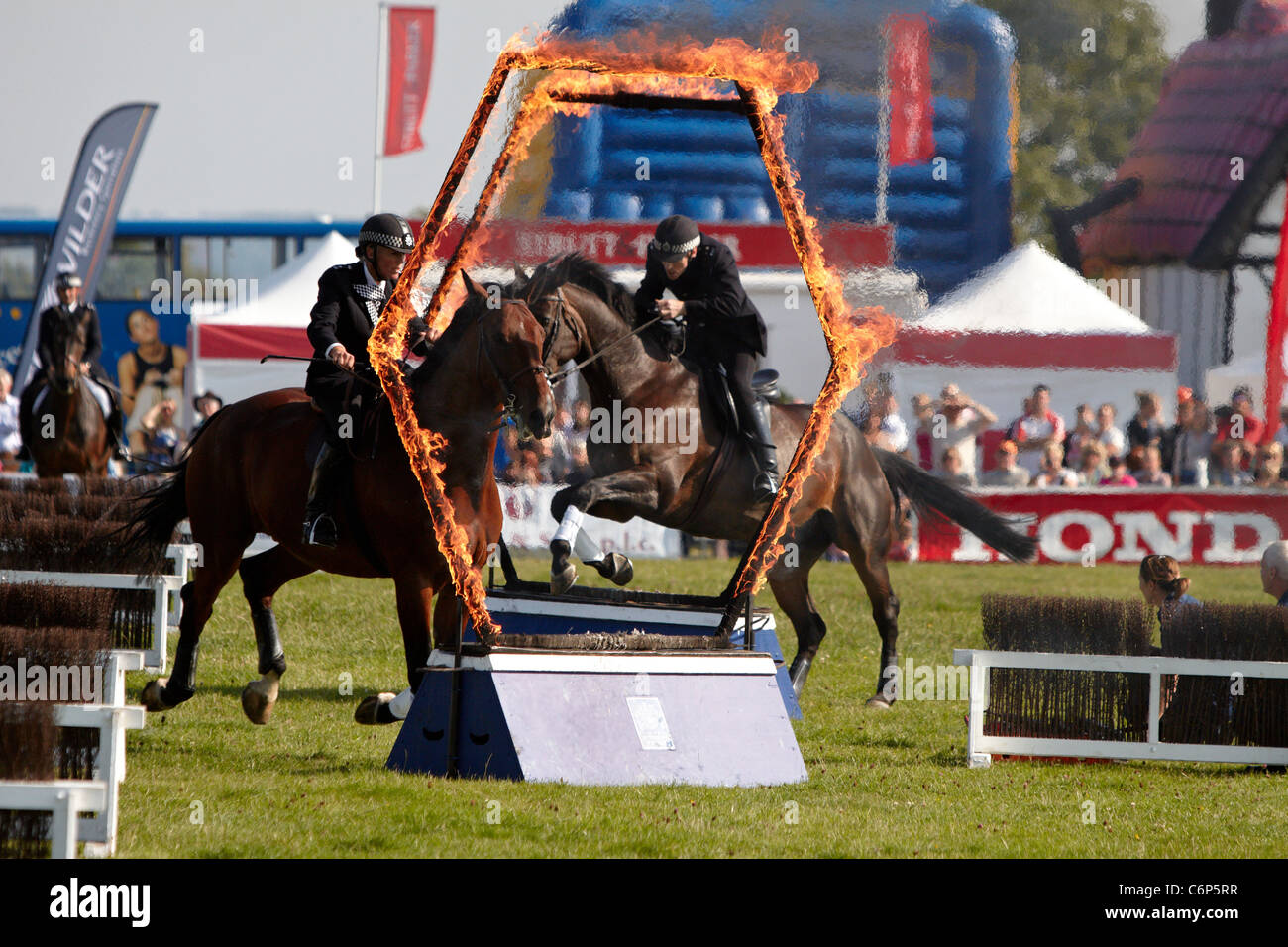 The Metropolitan Police Mounted Branch perform their Activity Ride at ...