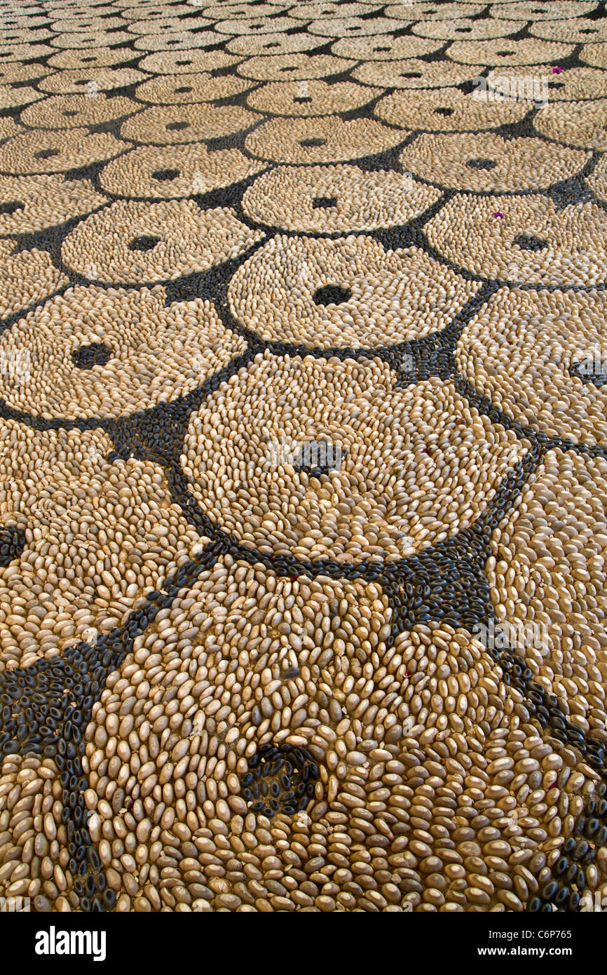 Cobblestone texture of beautiful seamless pattern Stock Photo - Alamy
