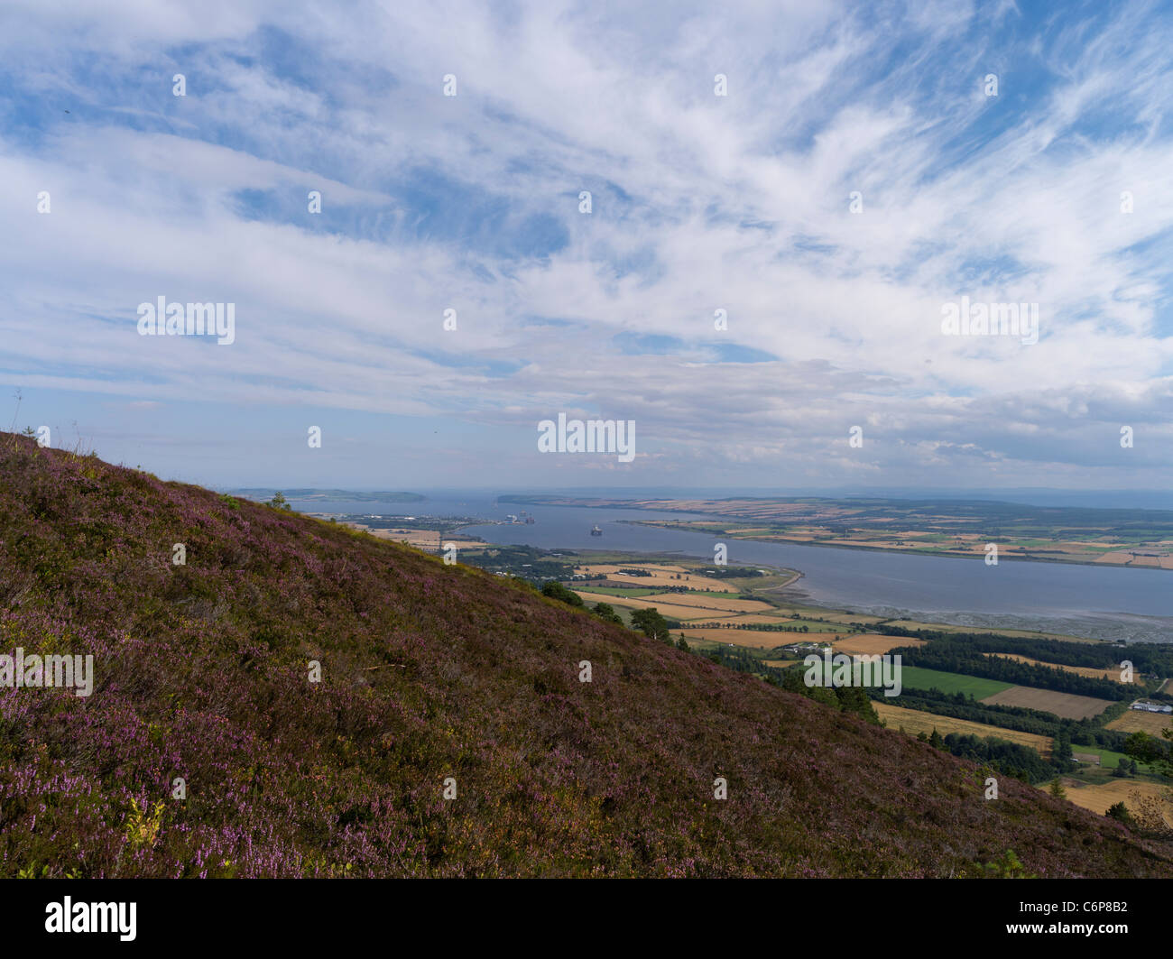 dh FYRISH HILL ROSS CROMARTY View of Cromarty firth and Invergordon ...