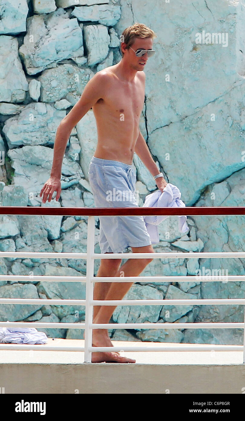 Peter Crouch English footballer Peter Crouch relaxing on holiday with ...