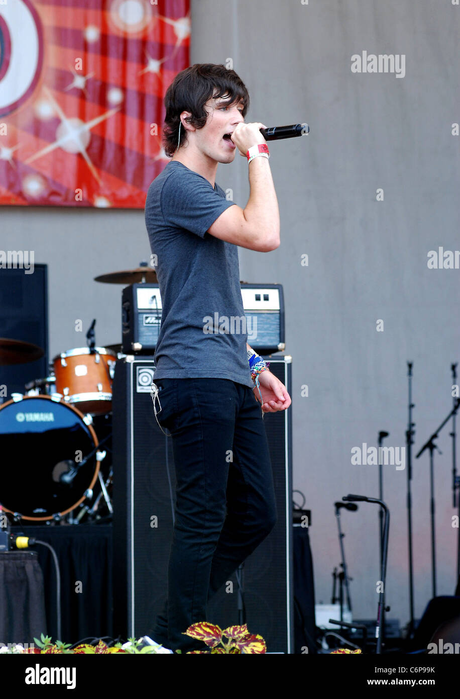 Allstar Weekend The 30th Annual Taste of Chicago concert at Grant Park ...