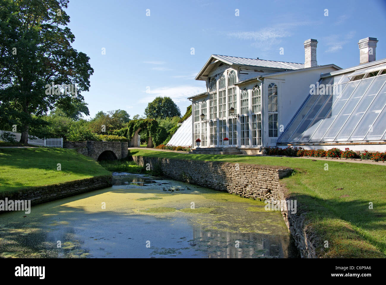 Clear channel outdoor hi-res stock photography and images - Alamy