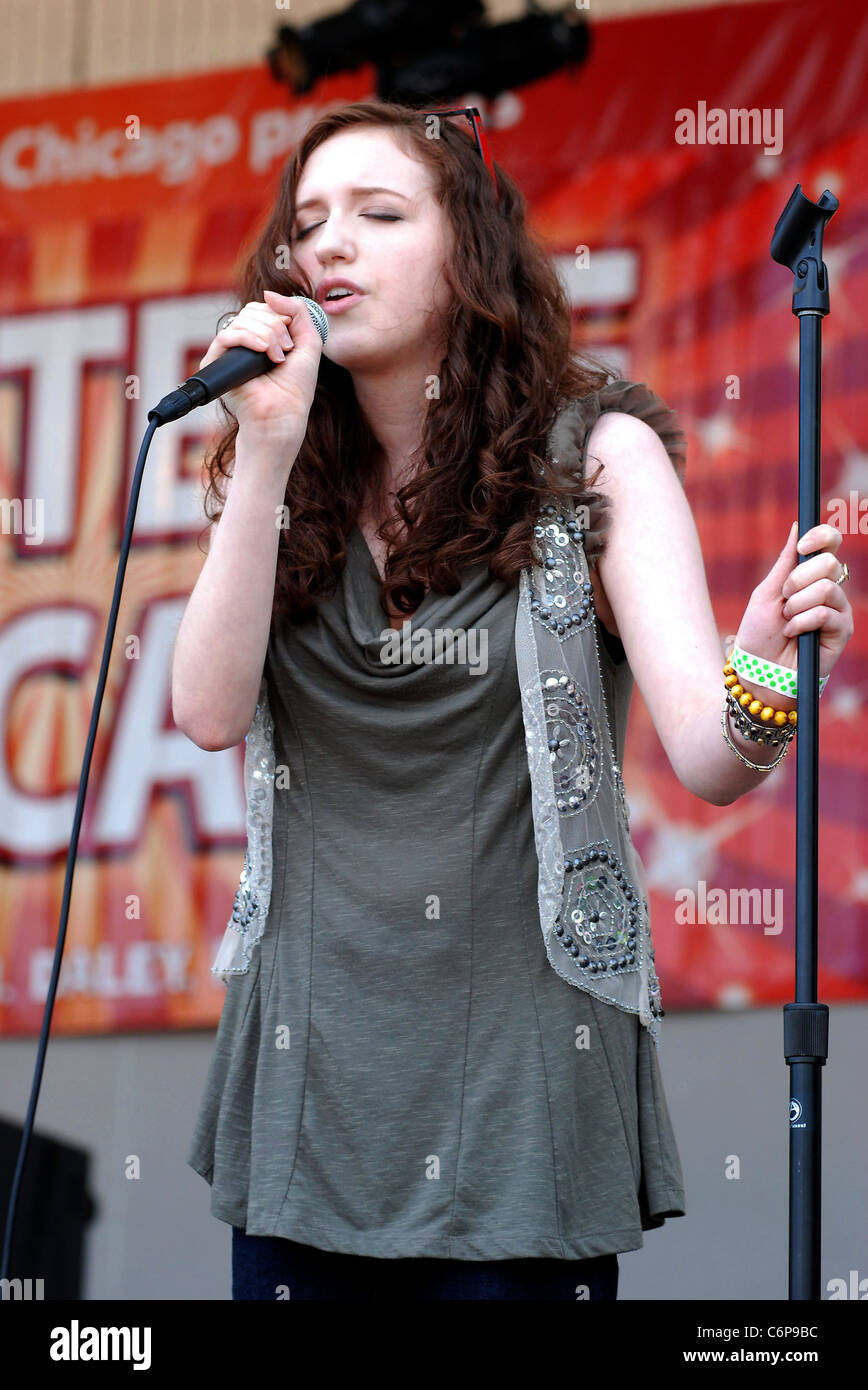 Nina Ferarro The 30th Annual Taste of Chicago concert at Grant Park ...
