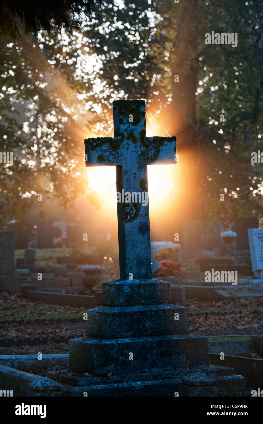 Grave Gravestone Cemetery High Resolution Stock Photography and Images ...