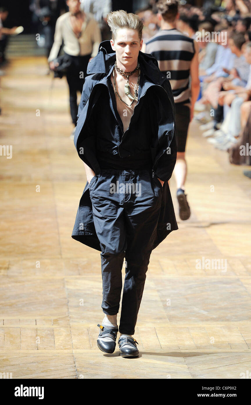 Model Paris Fashion Week - Menswear Spring Summer 2011 - Lanvin ...