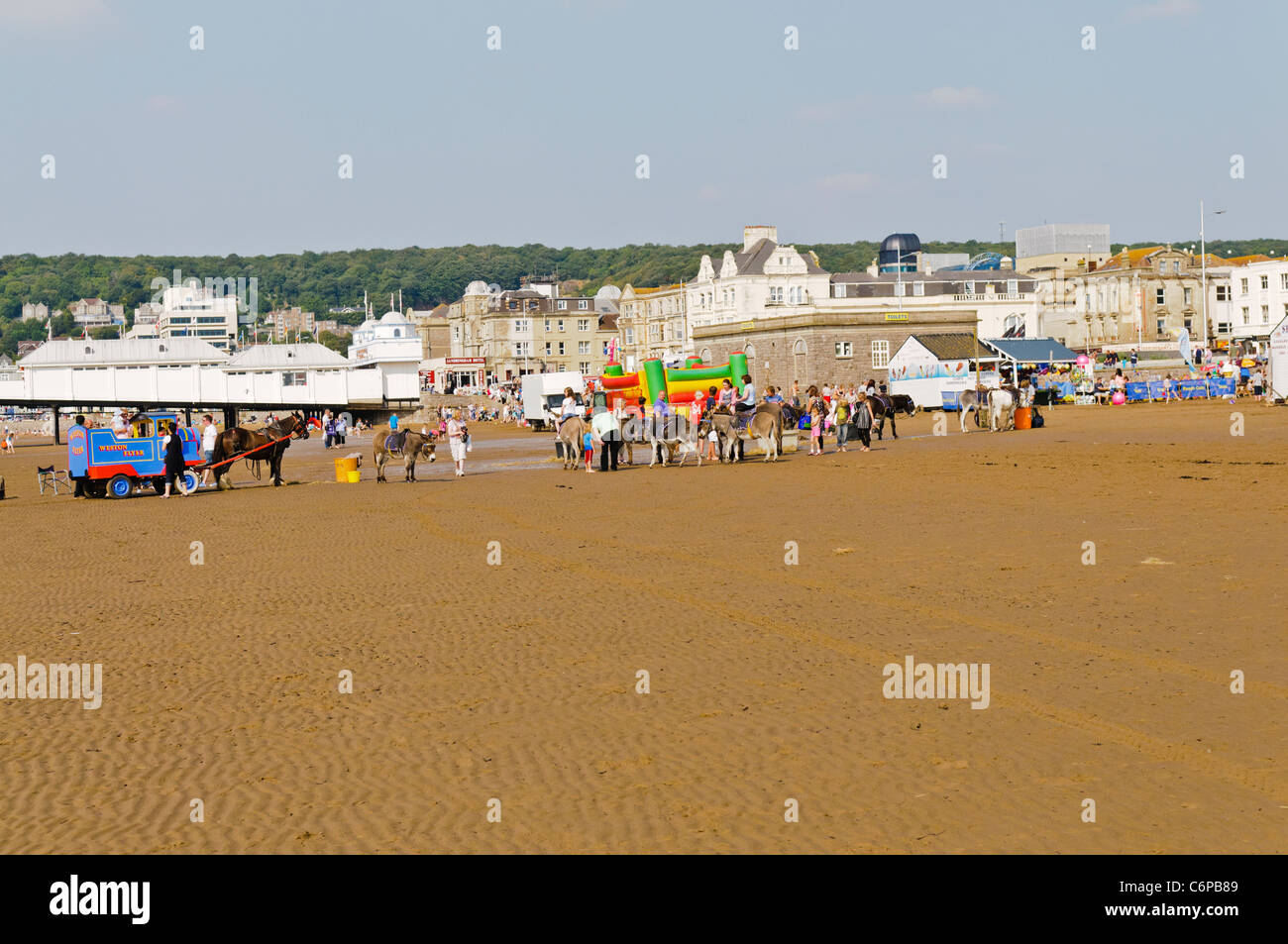 Traditional english seaside hi-res stock photography and images - Alamy
