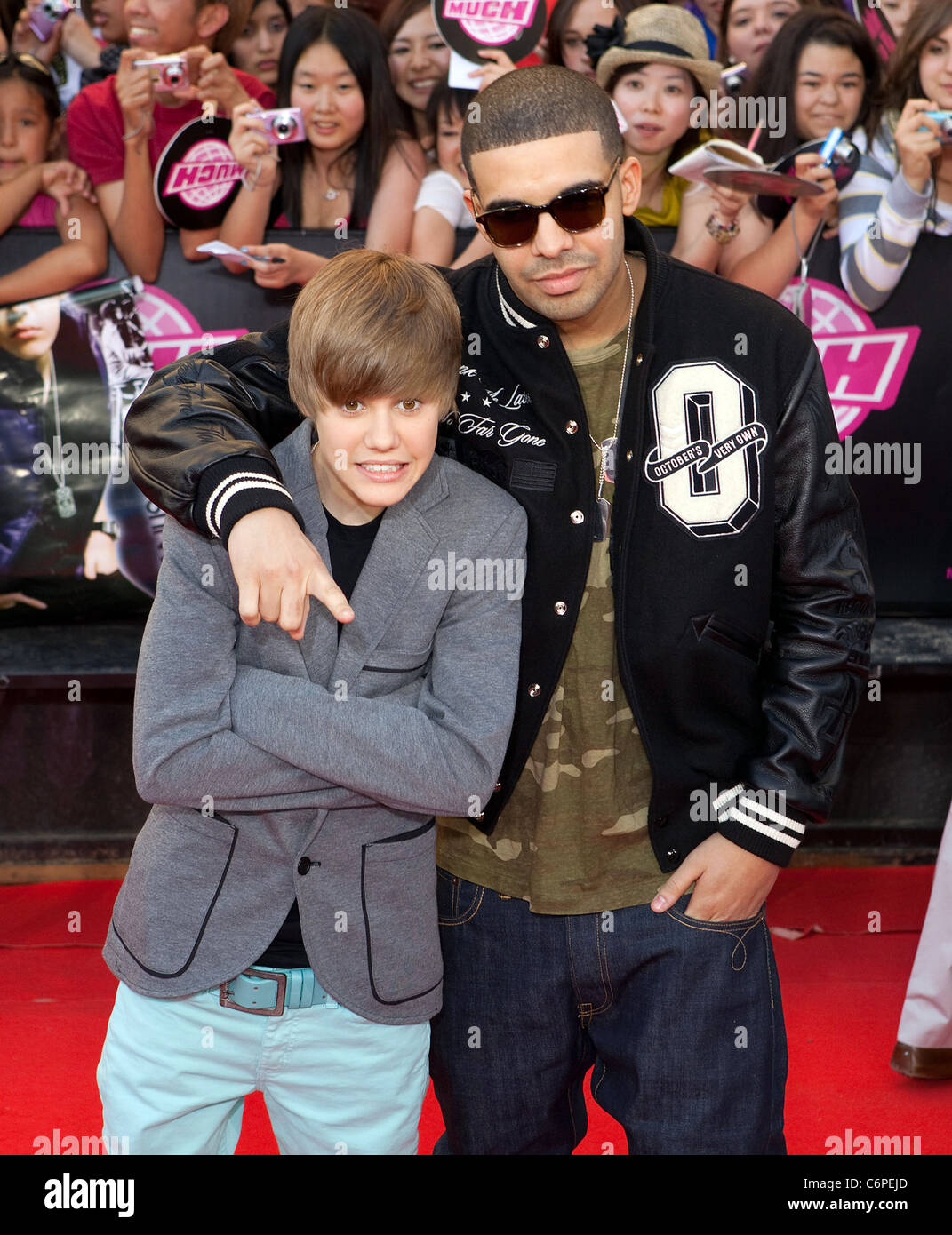 Singers Justin Bieber and Drake 2010 MuchMusic Video Awards - Red ...