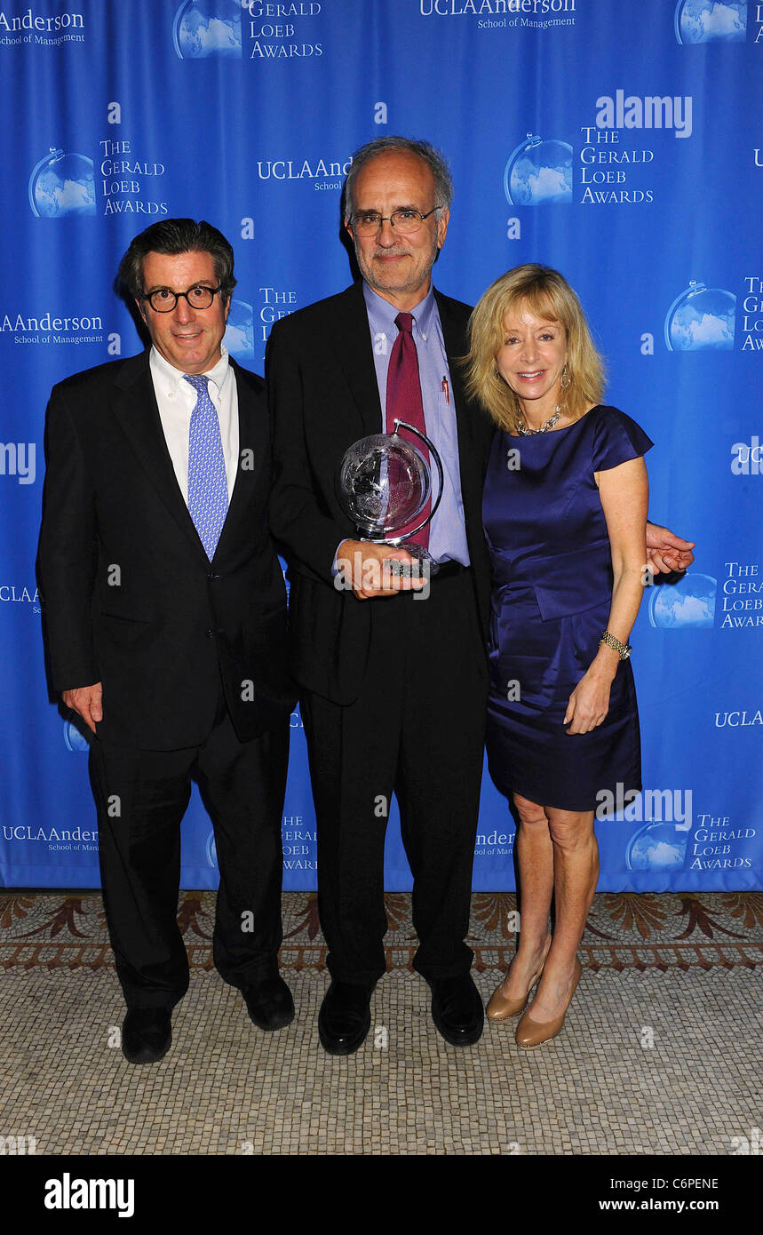 Glenn Kramon with Lifetime Achievement Award, Walt Bogdanich, Assistant ...