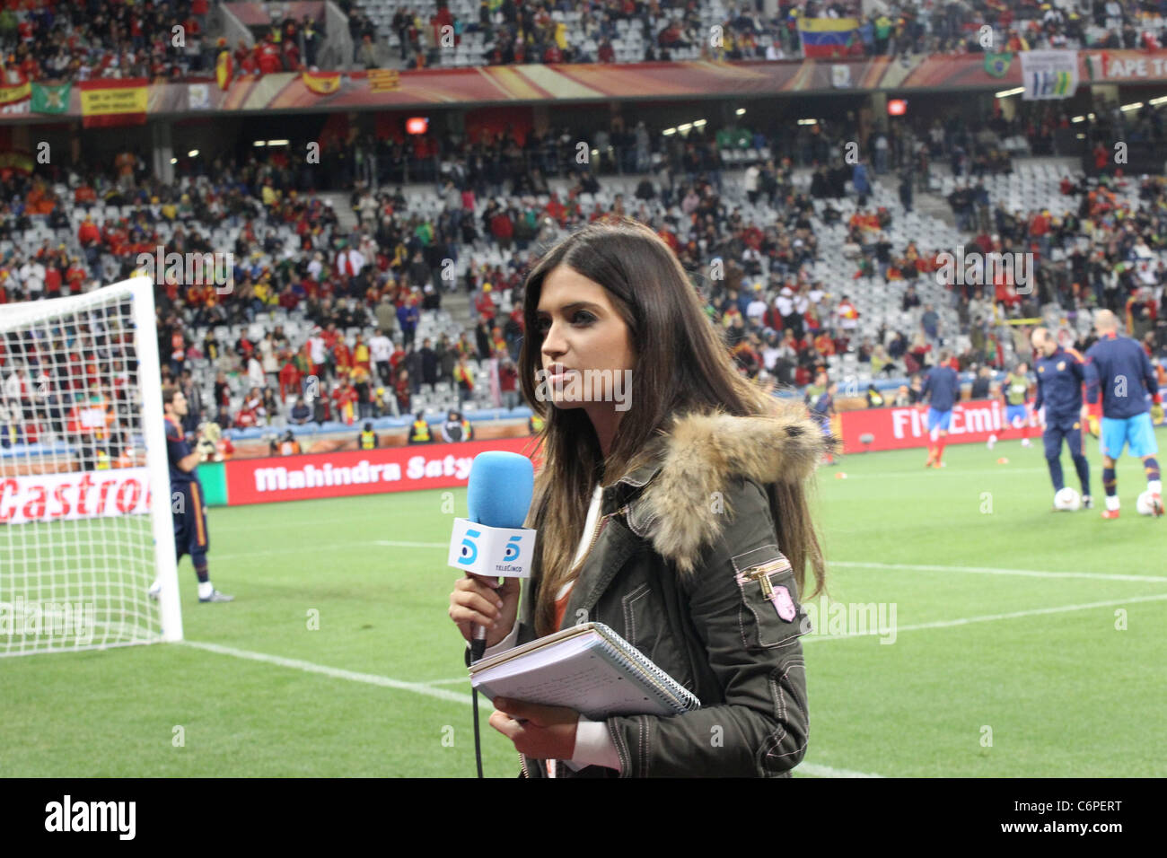 Sara Carbonero reports on the World Cup match between Spain and ...