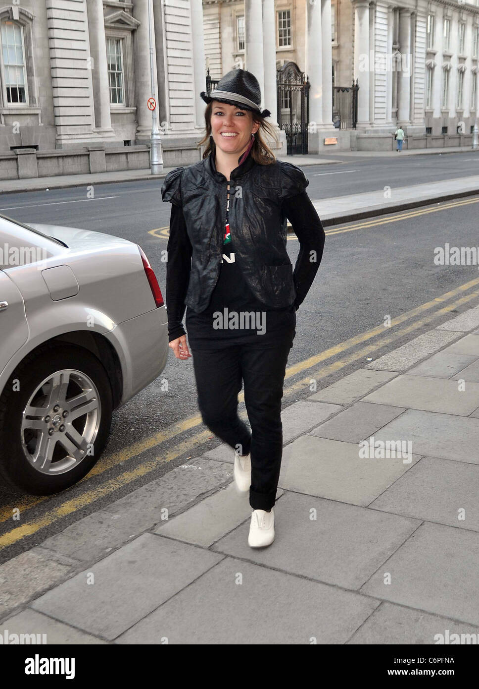 Singer, Cerys Matthews arrives at the Merrion Hotel wearing white shoes ...