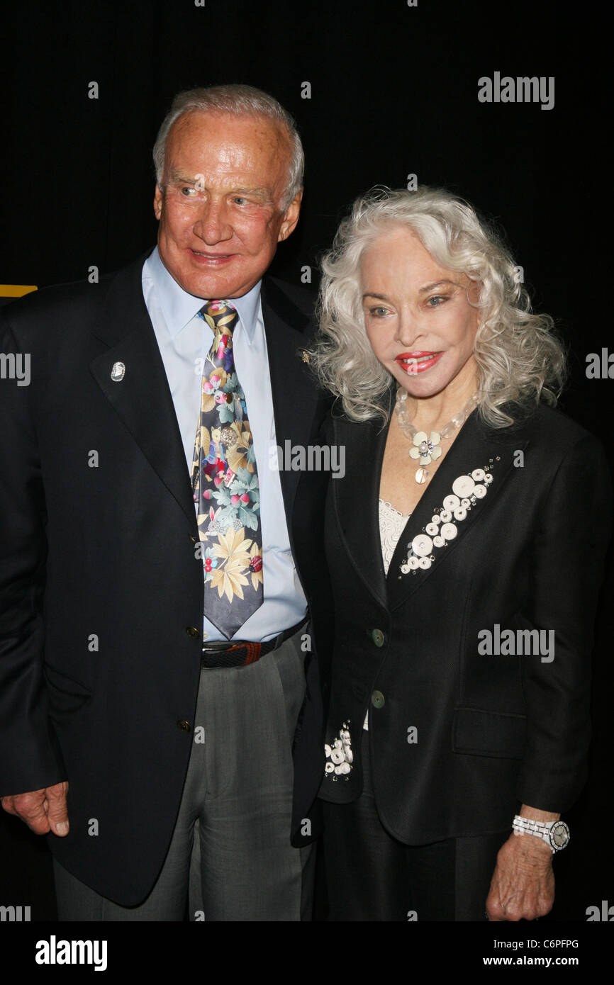 Buzz aldrin and lois driggs cannon hi-res stock photography and images ...