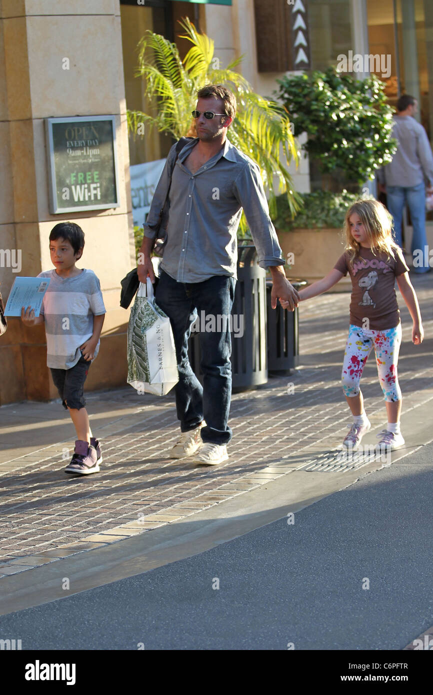 Hung star Thomas Jane out shopping with his kids at the grove Los ...