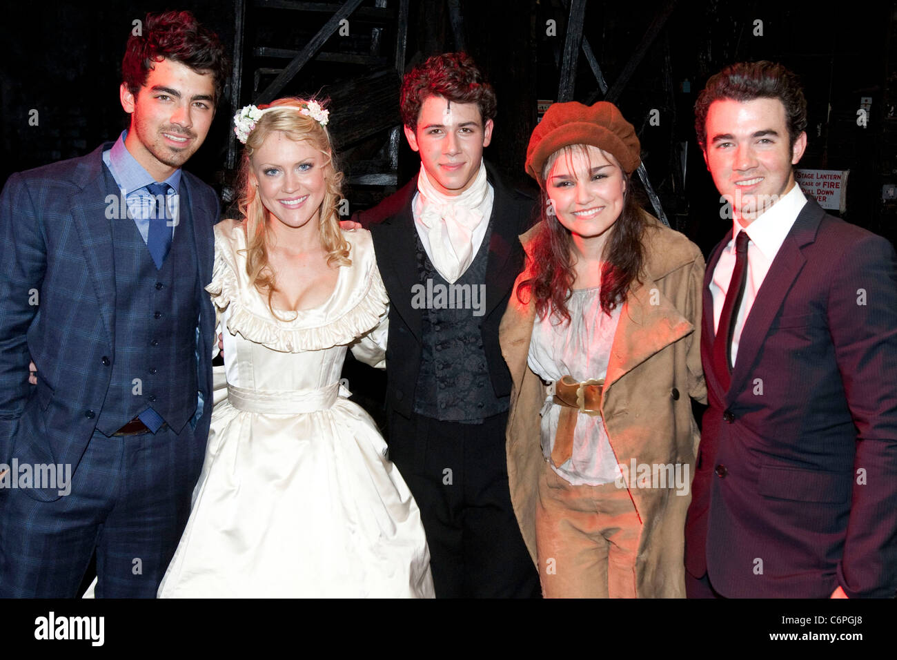 Samantha Barks And Nick Jonas Les Miserables