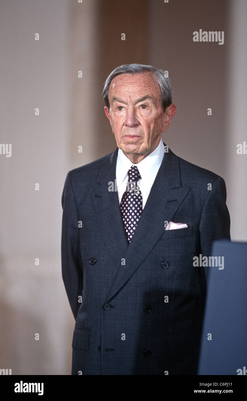 Secretary of State Warren Christopher at the White House November 7 ...