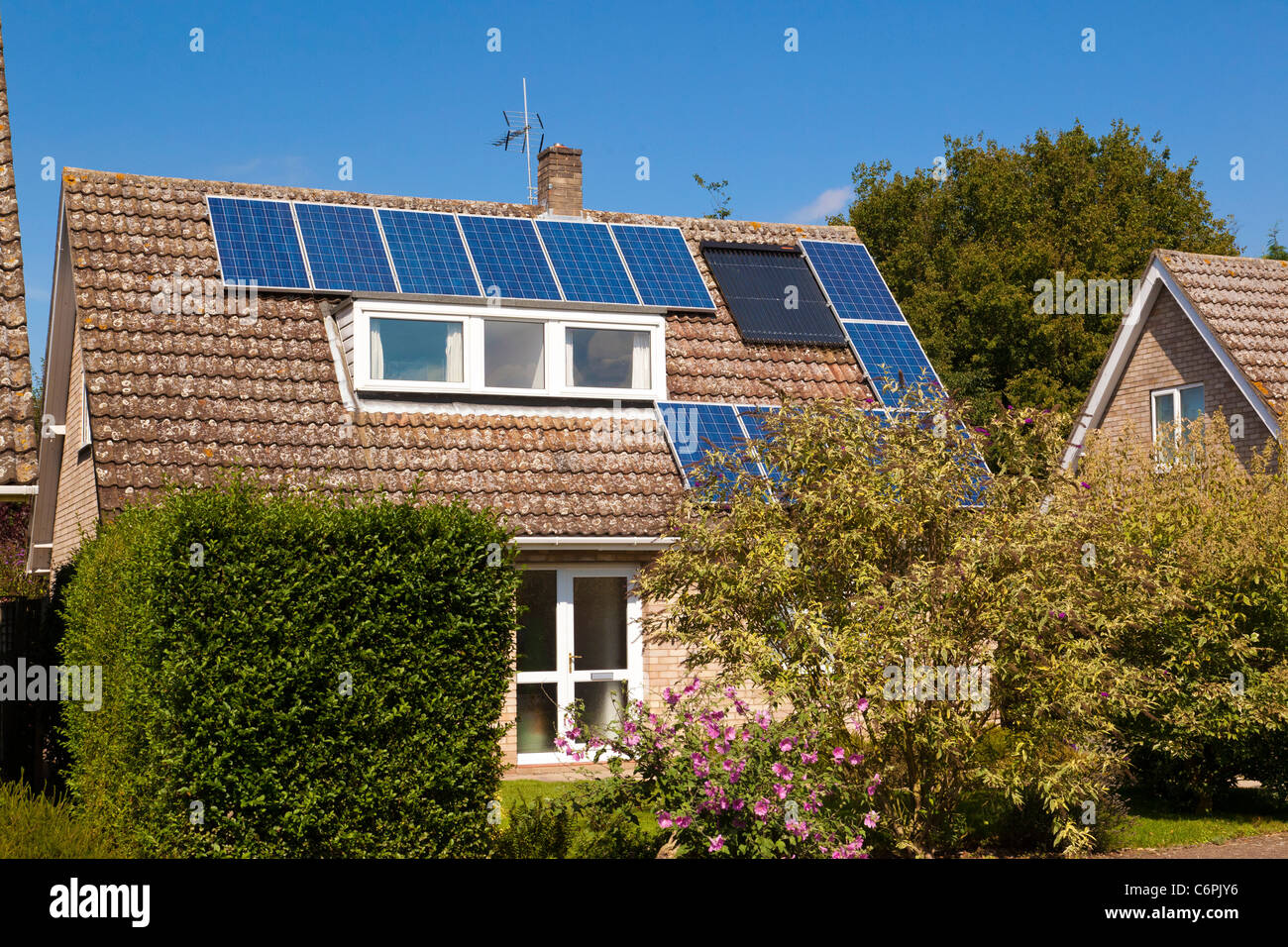 Solar panels mounted in hi-res stock photography and images - Alamy