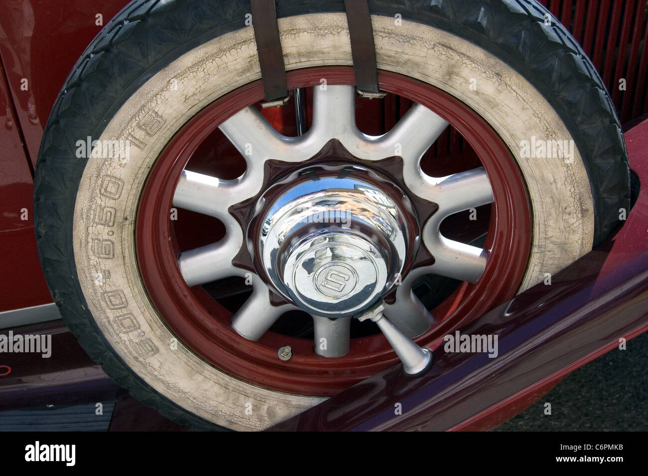 Vintage car white tire hi-res stock photography and images - Alamy