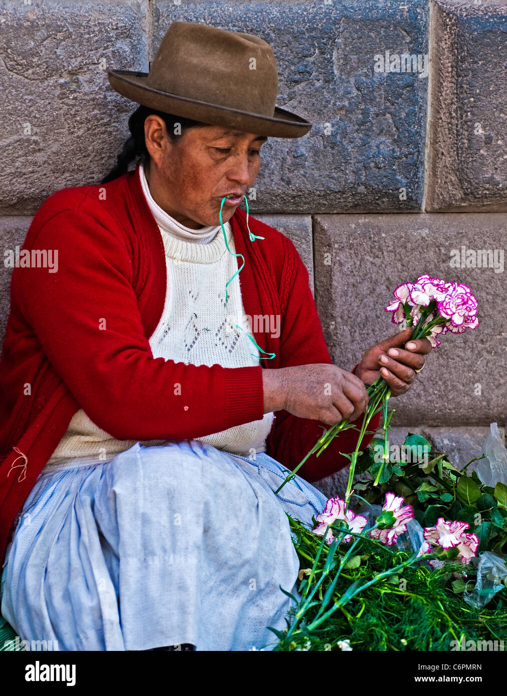 Peru cusco market flowers hi-res stock photography and images - Alamy