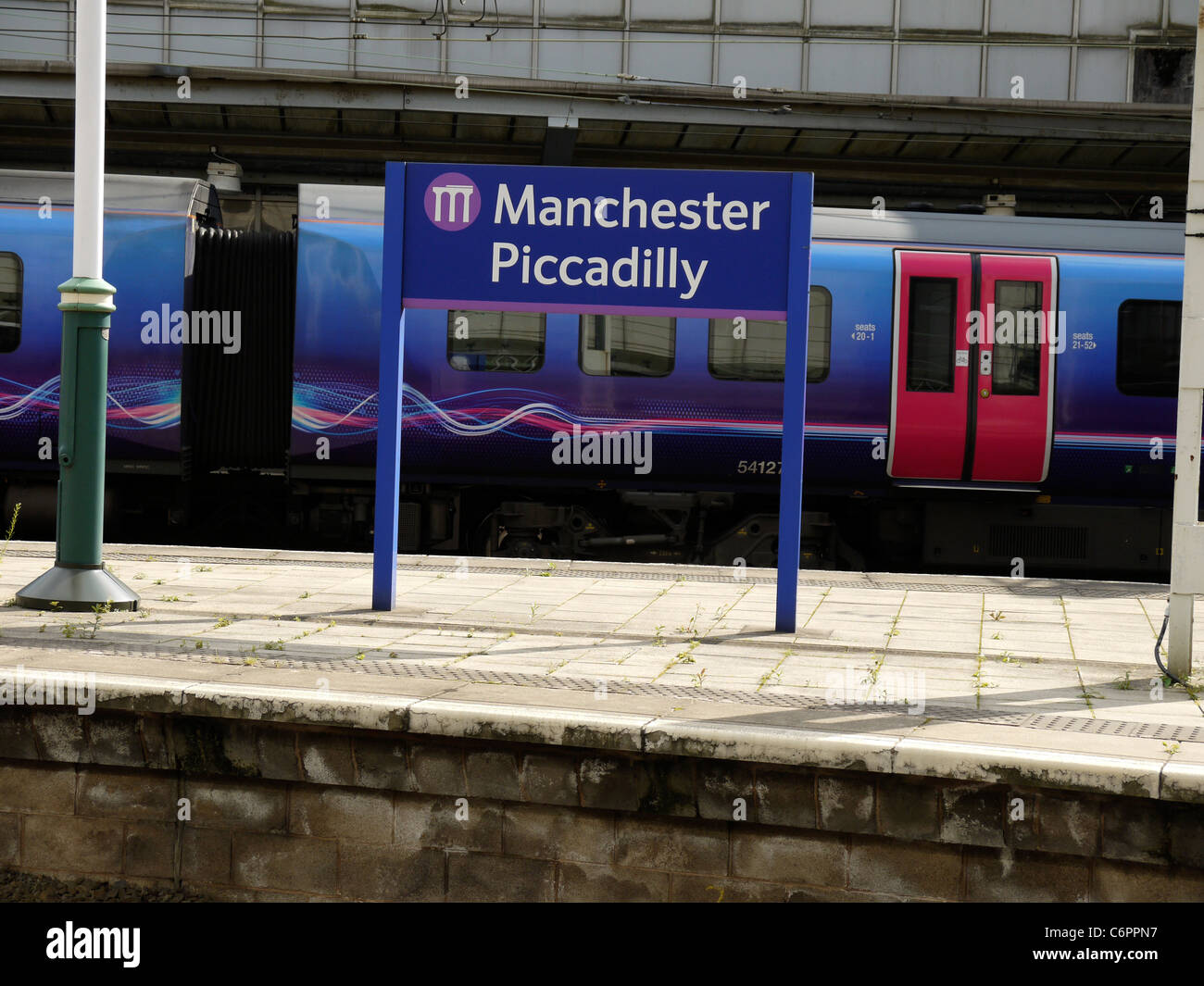Manchester Railway Station Stock Photos & Manchester Railway Station ...