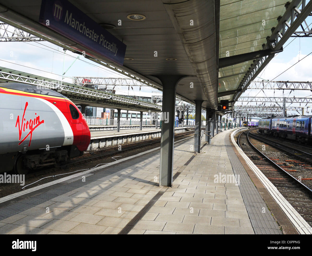 Virgin train at Piccadilly station in Manchester UK Stock Photo - Alamy