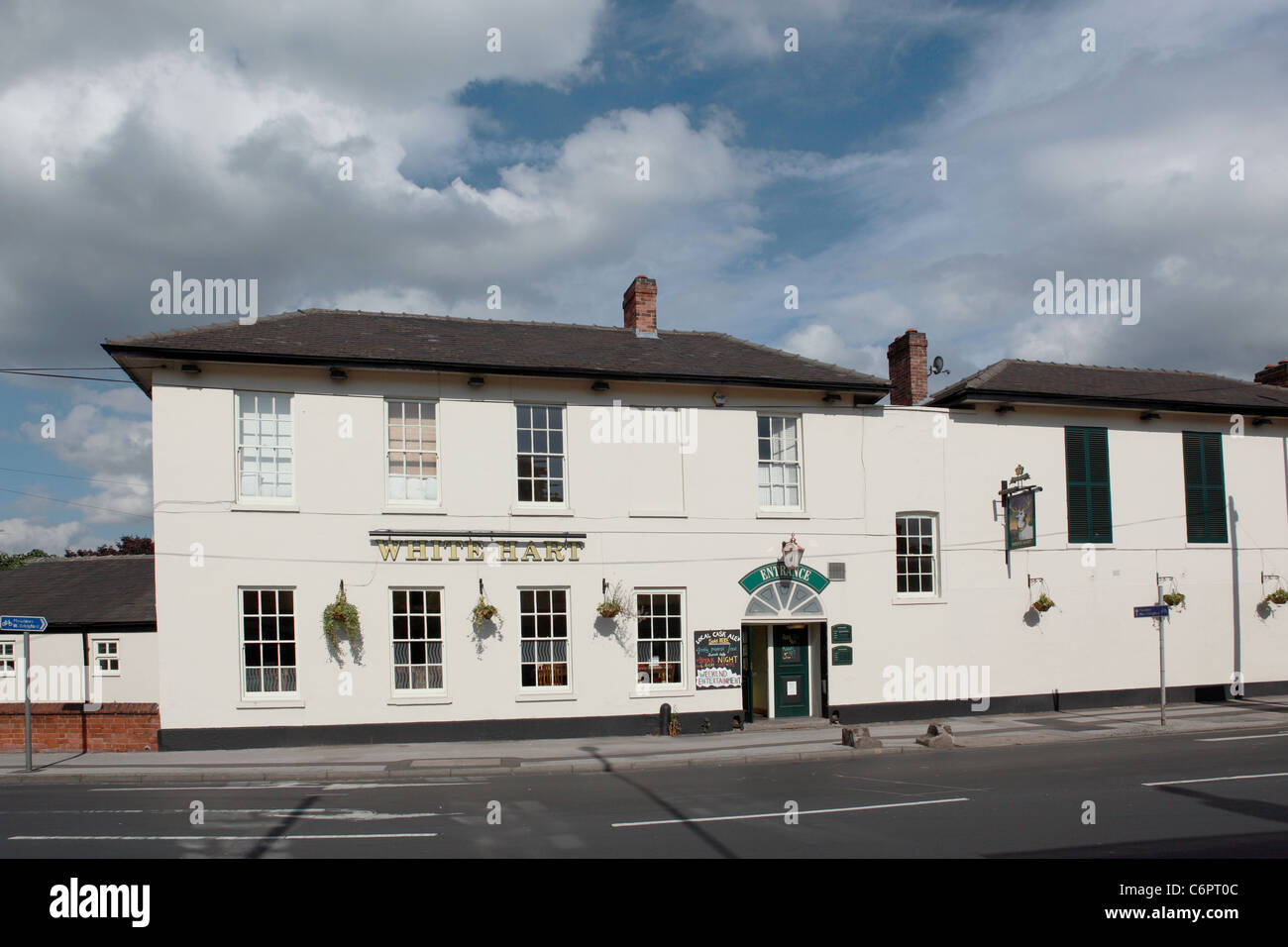 White hart pub hi-res stock photography and images - Alamy