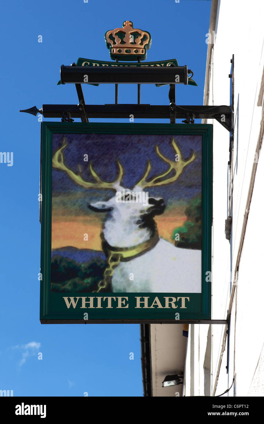 The white hart pub sign hi-res stock photography and images - Alamy
