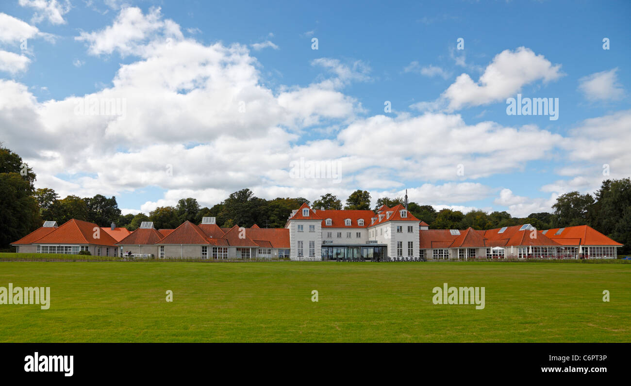 Rungstedgaard in Rungsted Kyst. The official insurance business academy ...