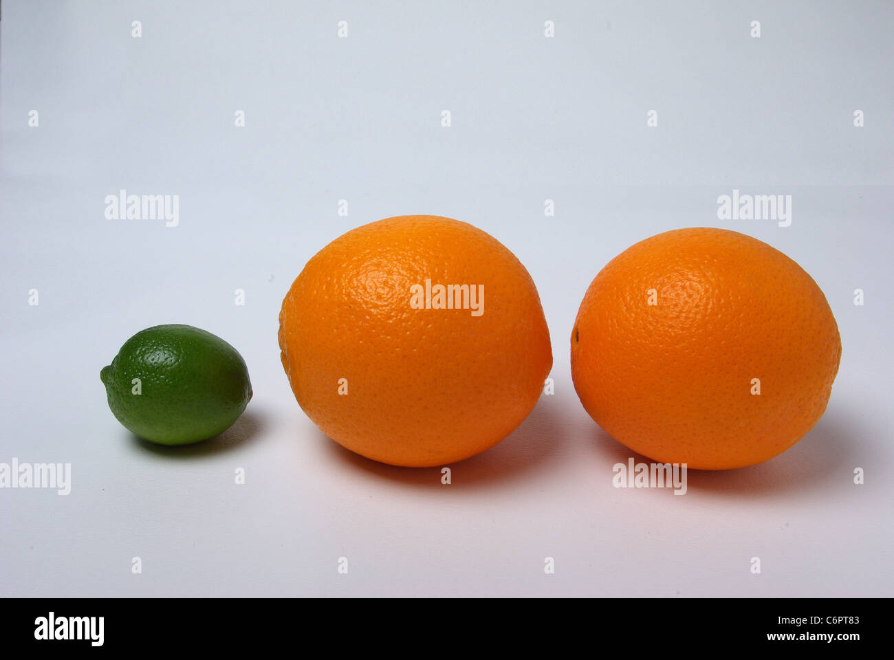 Two juicy oranges hi-res stock photography and images - Alamy