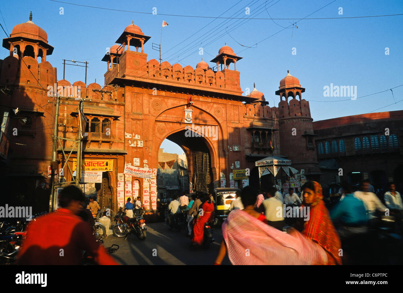 India rajasthan bikaner kote gate hi-res stock photography and images ...