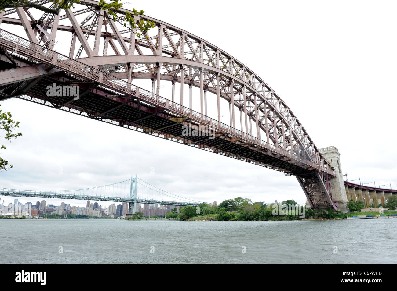 Hell gate bridge hi-res stock photography and images - Alamy