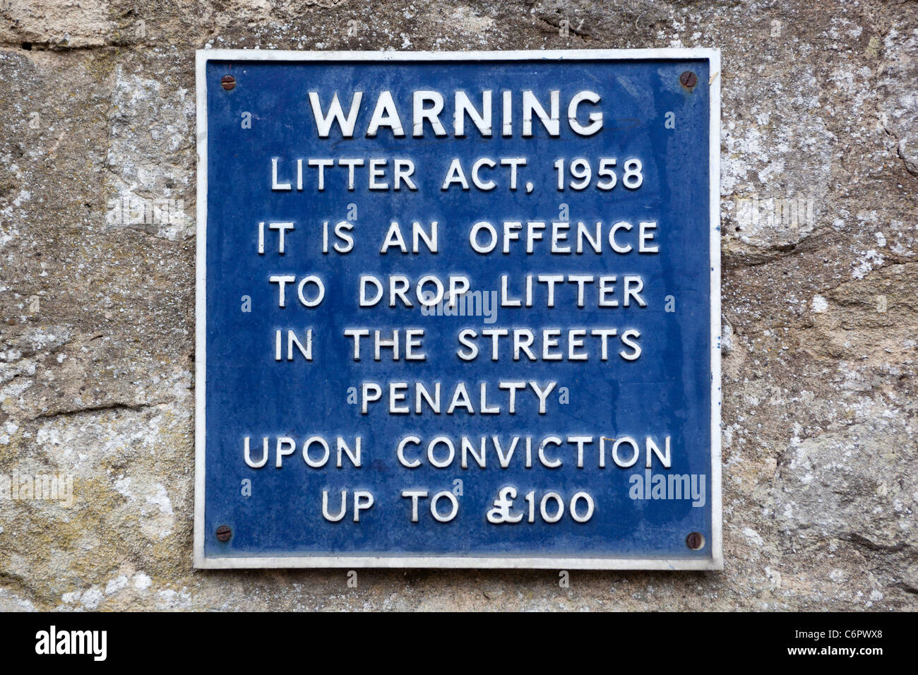 Littering Sign Stock Photos & Littering Sign Stock Images - Alamy