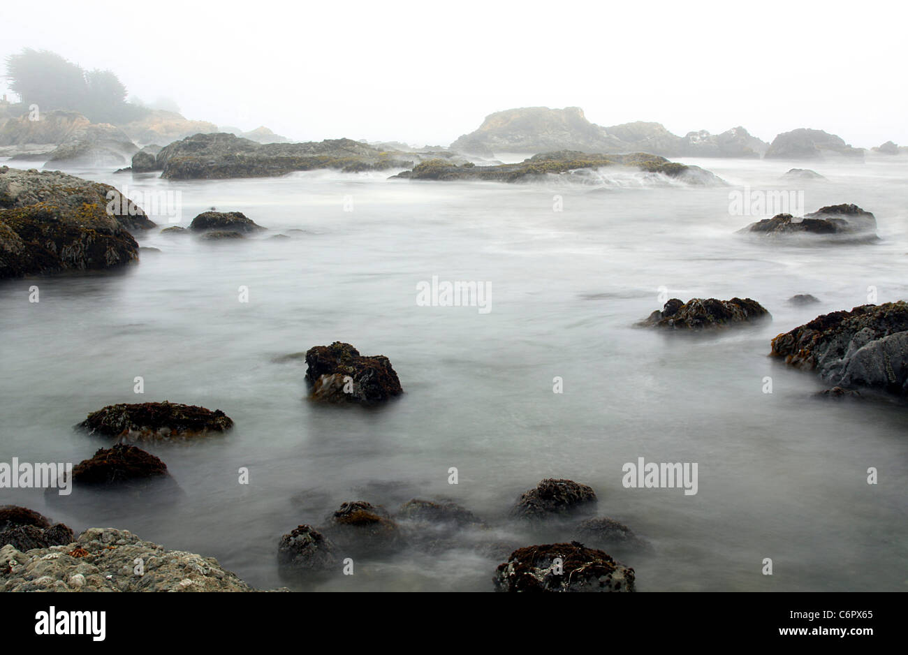 Misty ocean shore hi-res stock photography and images - Alamy