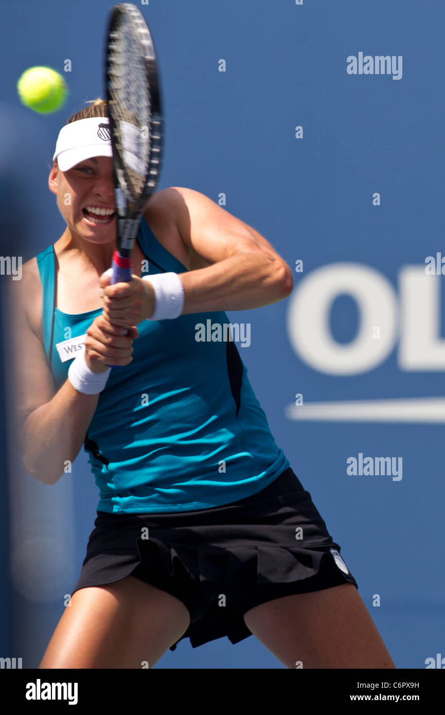 Russian tennis player vera zvonareva hi-res stock photography and ...
