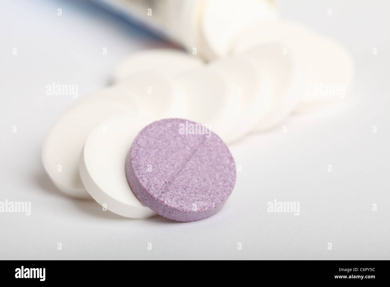 white big pills background texture Stock Photo - Alamy