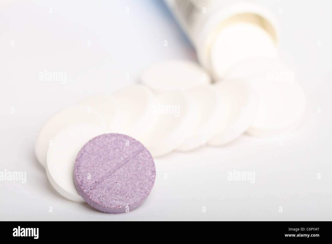white big pills background texture Stock Photo - Alamy