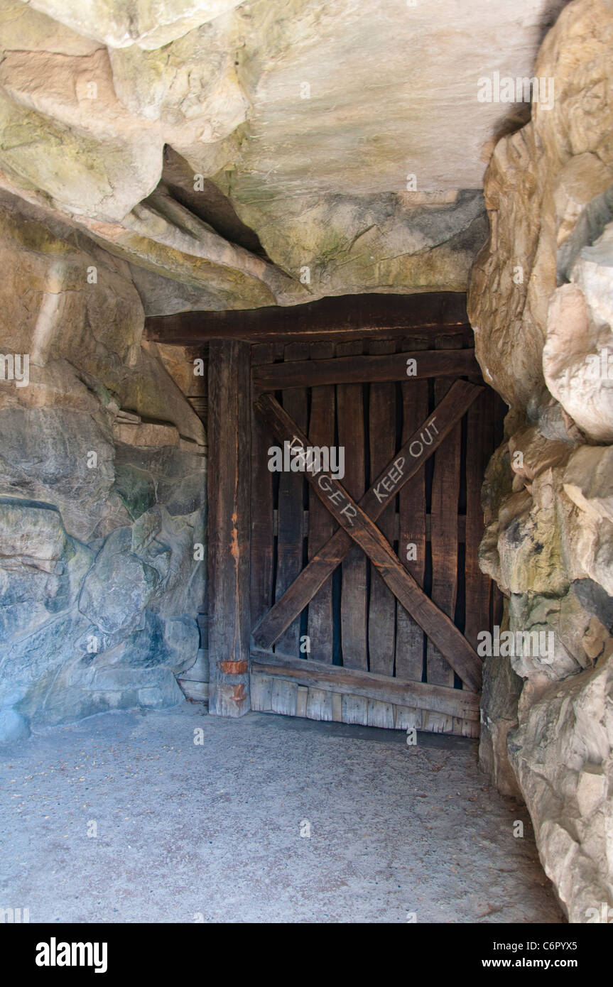 Mine Entrance Stock Photos & Mine Entrance Stock Images - Alamy