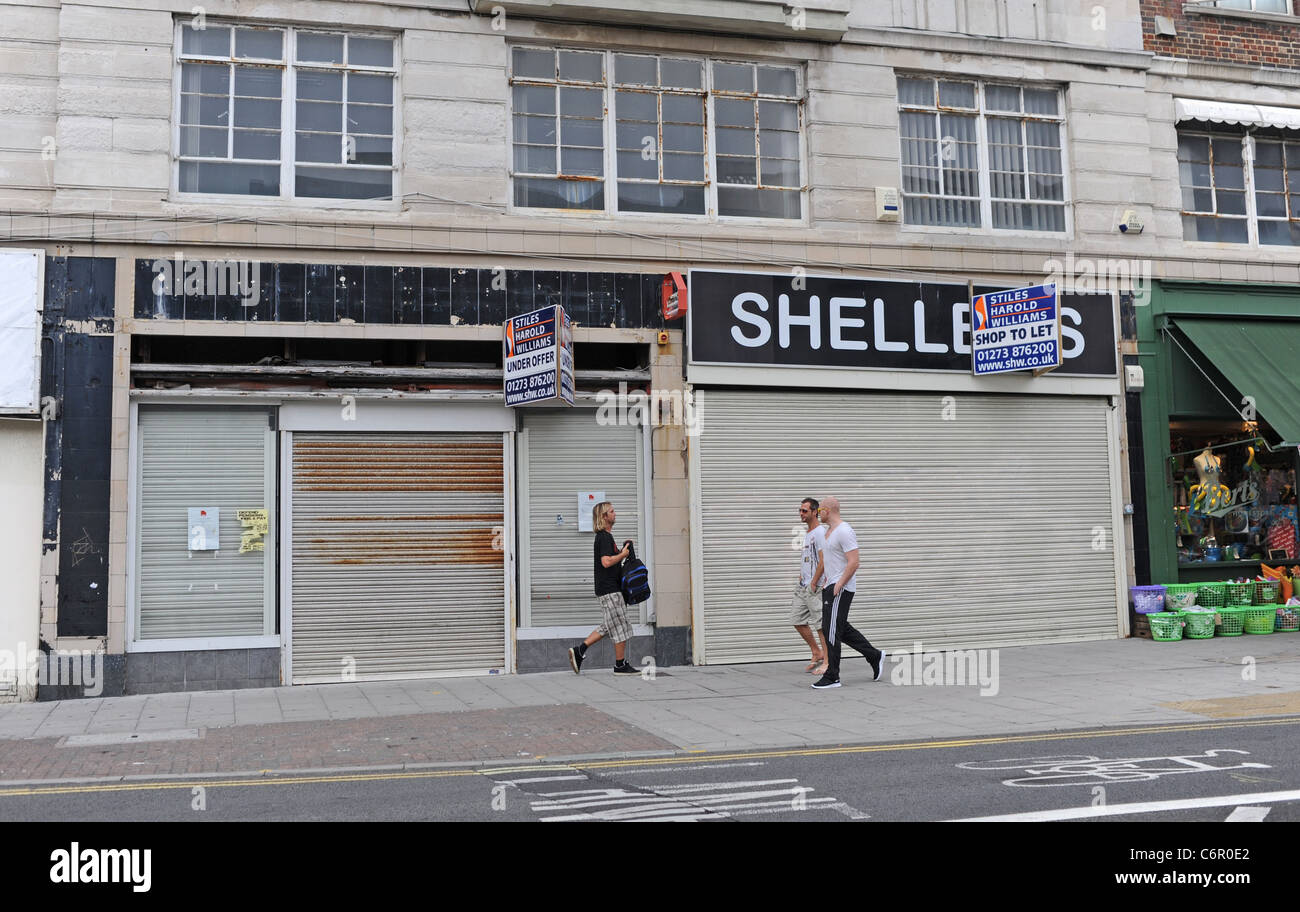 Closed businesses hi-res stock photography and images - Alamy