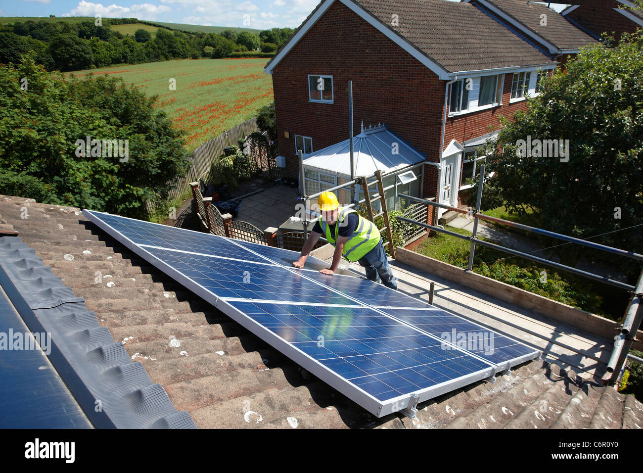 Installing solar panels uk hi-res stock photography and images - Alamy